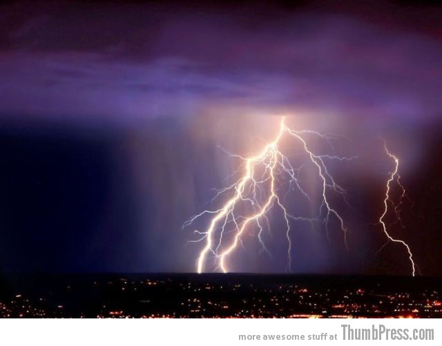 Horrifying Lightning Storm Over Albuquerque, New Mexico