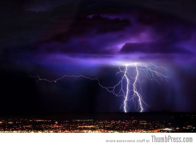 Horrifying Lightning Storm Over Albuquerque, New Mexico